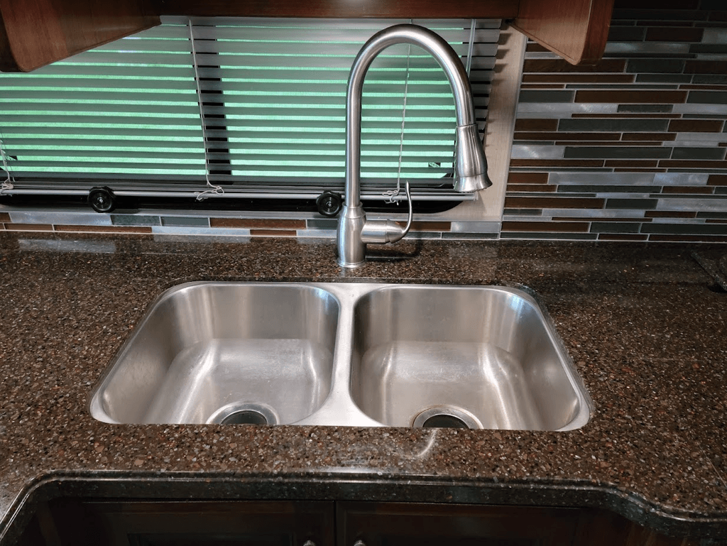 2018 Fleetwood Bounder 35P - National Vehicle