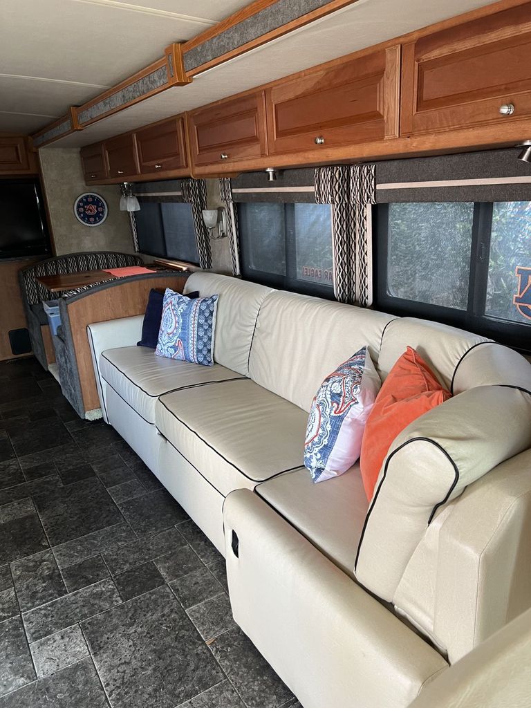 2013 Itasca Sunova 36V - National Vehicle