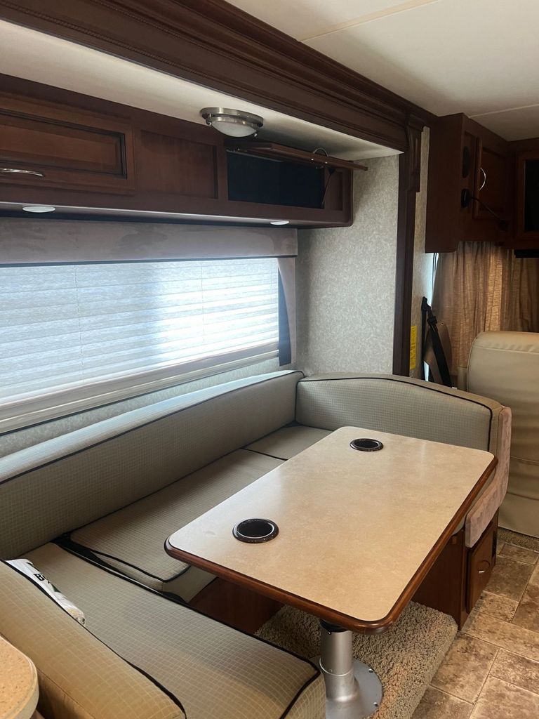 2011 Fleetwood Bounder 33U - National Vehicle