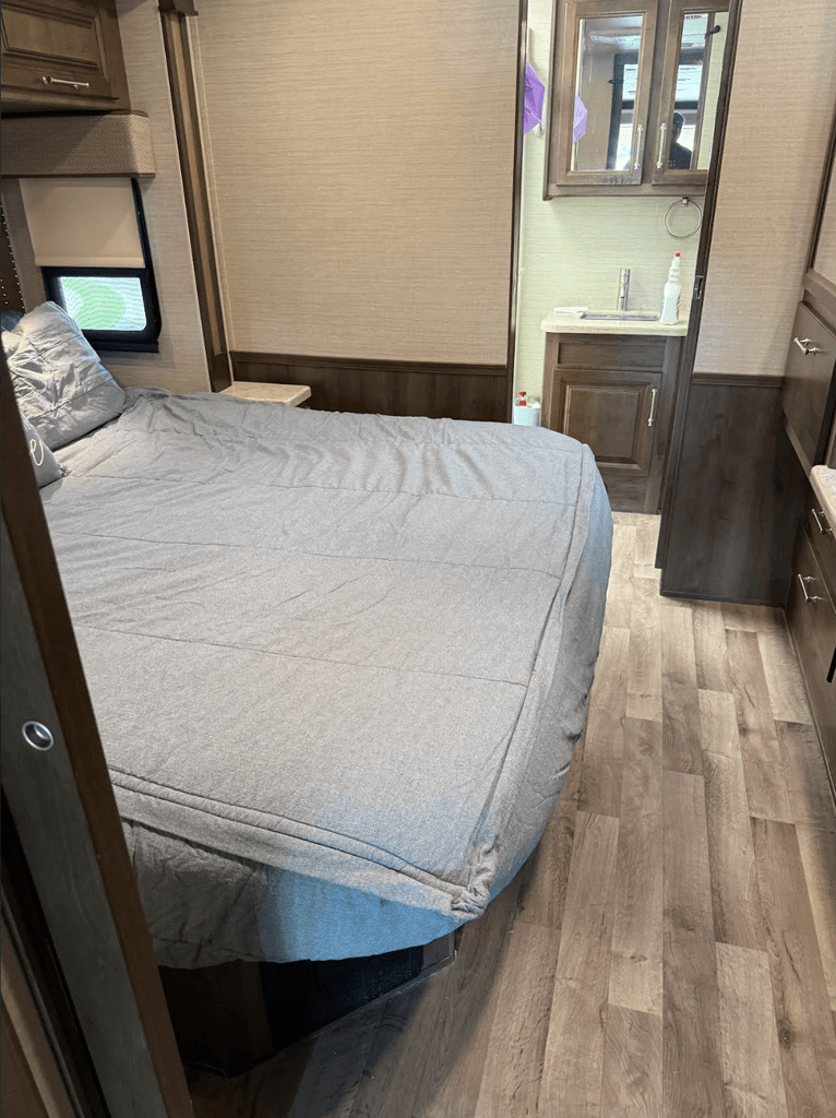 2020 Entegra Coach Emblem 36U - National Vehicle