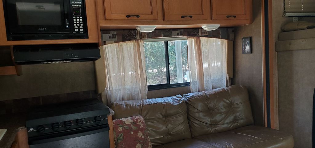 2014 Coachmen Freelander 28DS - National Vehicle