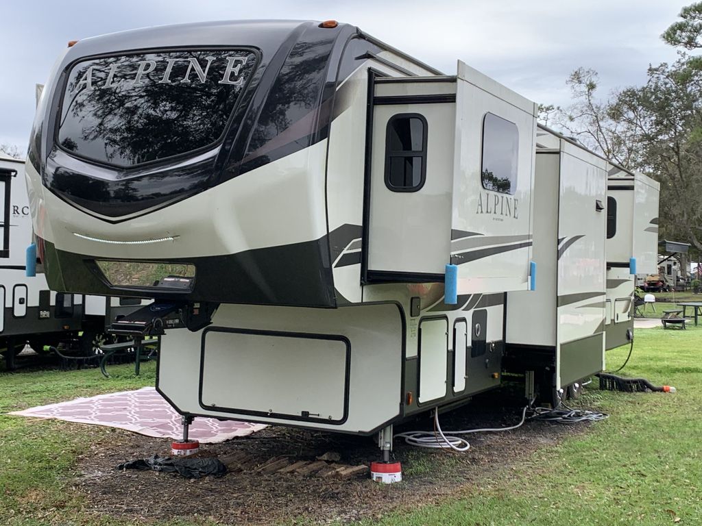 2021 Keystone Alpine 3700FL - National Vehicle