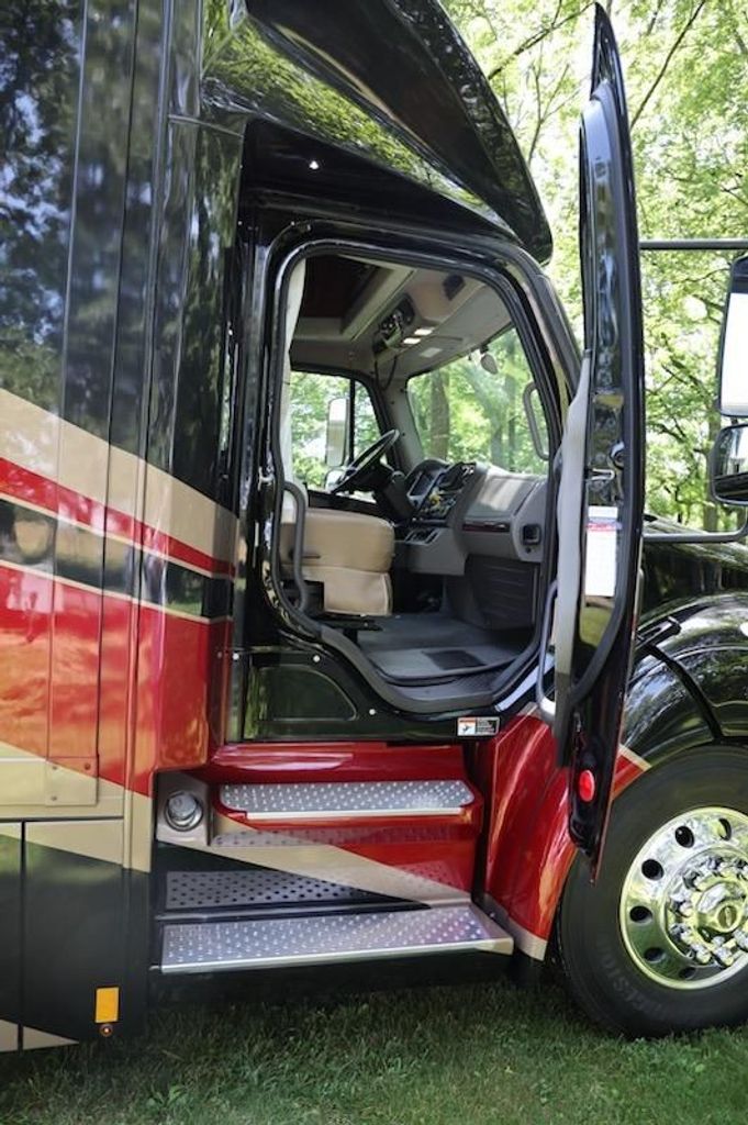 2022 Renegade Verona LE 40LRB - National Vehicle