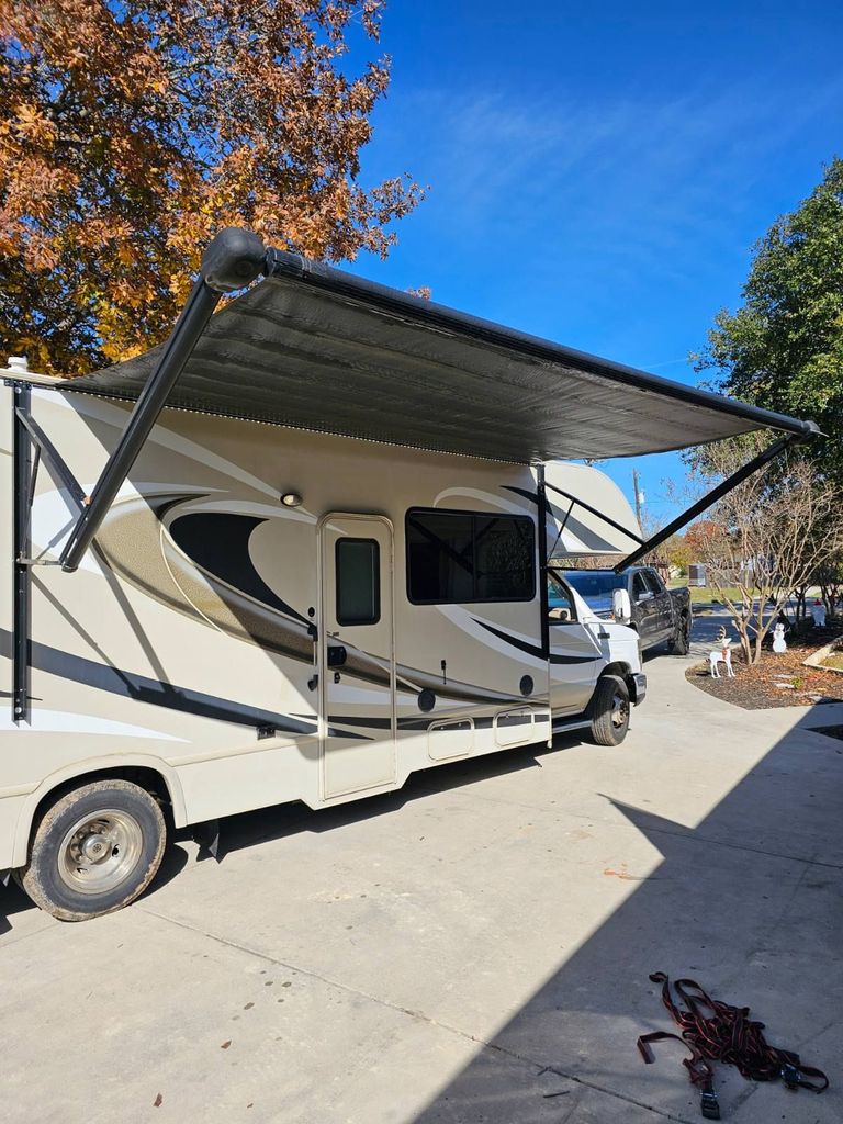 2016 Thor Motor Coach Chateau 28Z - National Vehicle