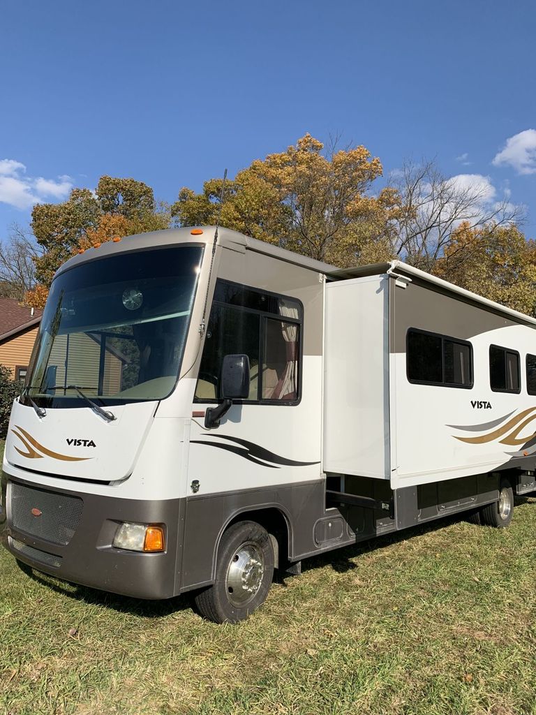 2011 Winnebago Vista 35F - National Vehicle