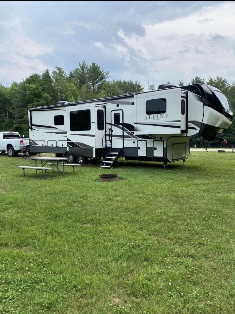2021 Keystone Alpine 3700FL - National Vehicle