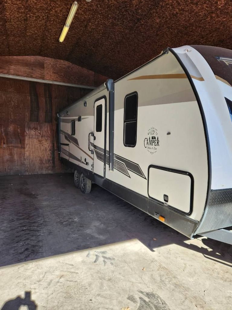 2021 Cruiser RV Radiance Ultra Lite 26 KB - National Vehicle