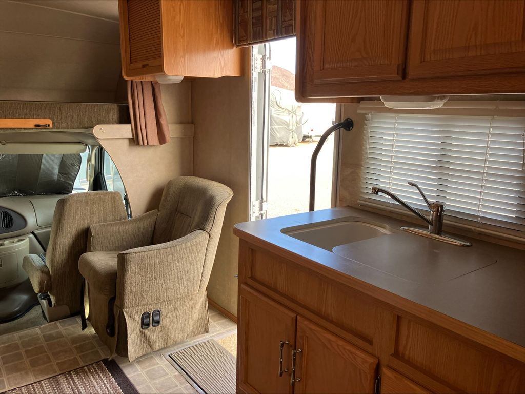 2006 Winnebago Outlook 24V - National Vehicle