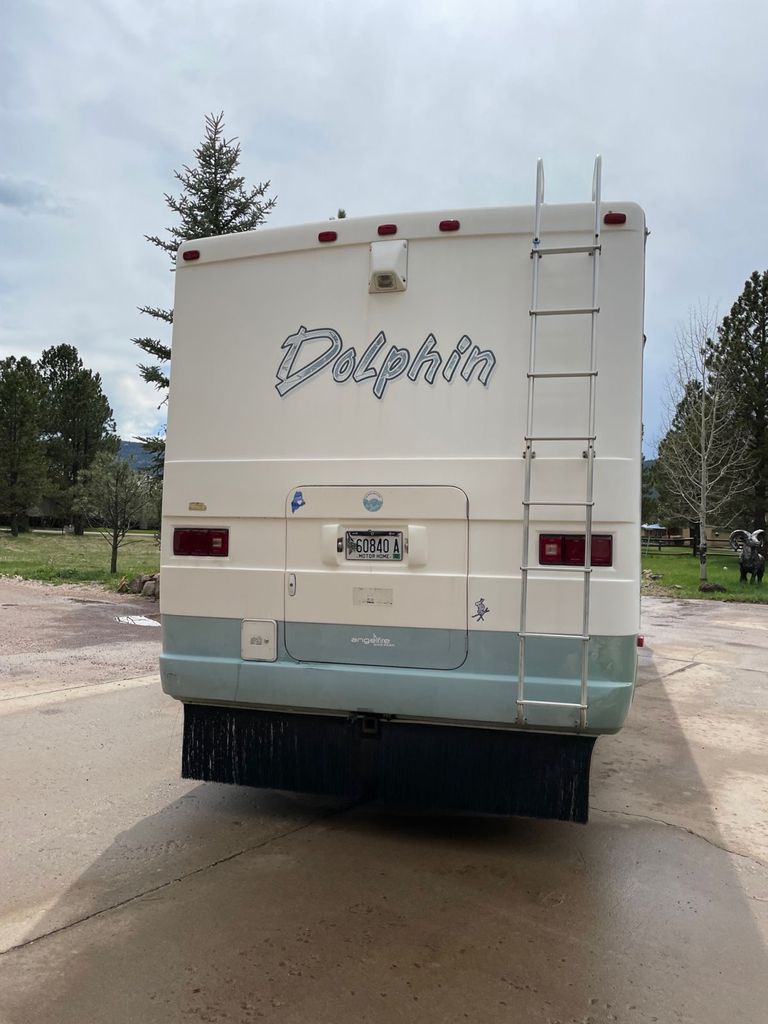 1999 National RV Dolphin 5360 - National Vehicle