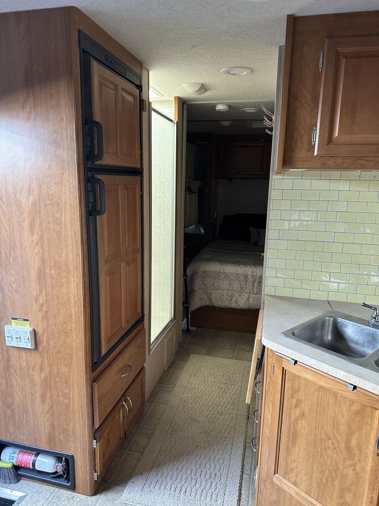 2008 Fleetwood Tioga 29V - National Vehicle