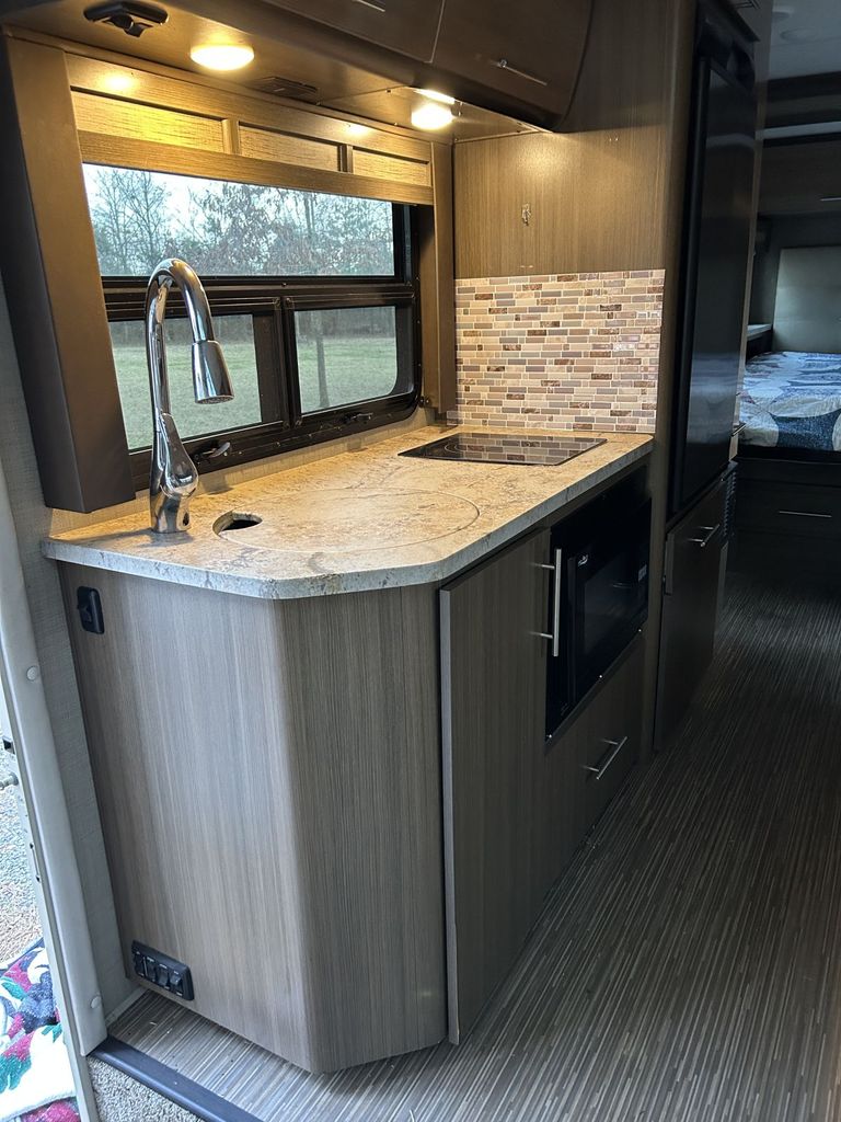 2018 Thor Motor Coach Gemini 23TR - National Vehicle