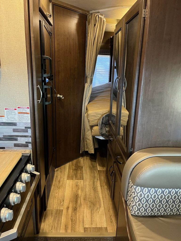 2019 Thor Motor Coach Freedom Elite 24HE - National Vehicle