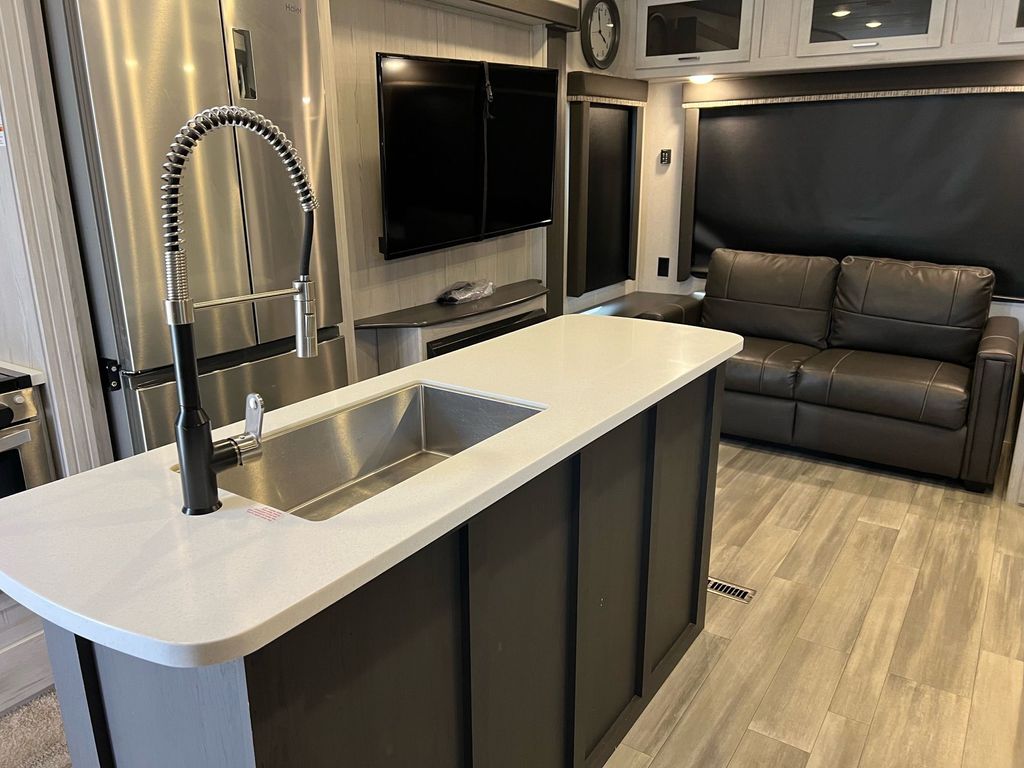 2021 Keystone Sprinter Limited 3570LFT - National Vehicle