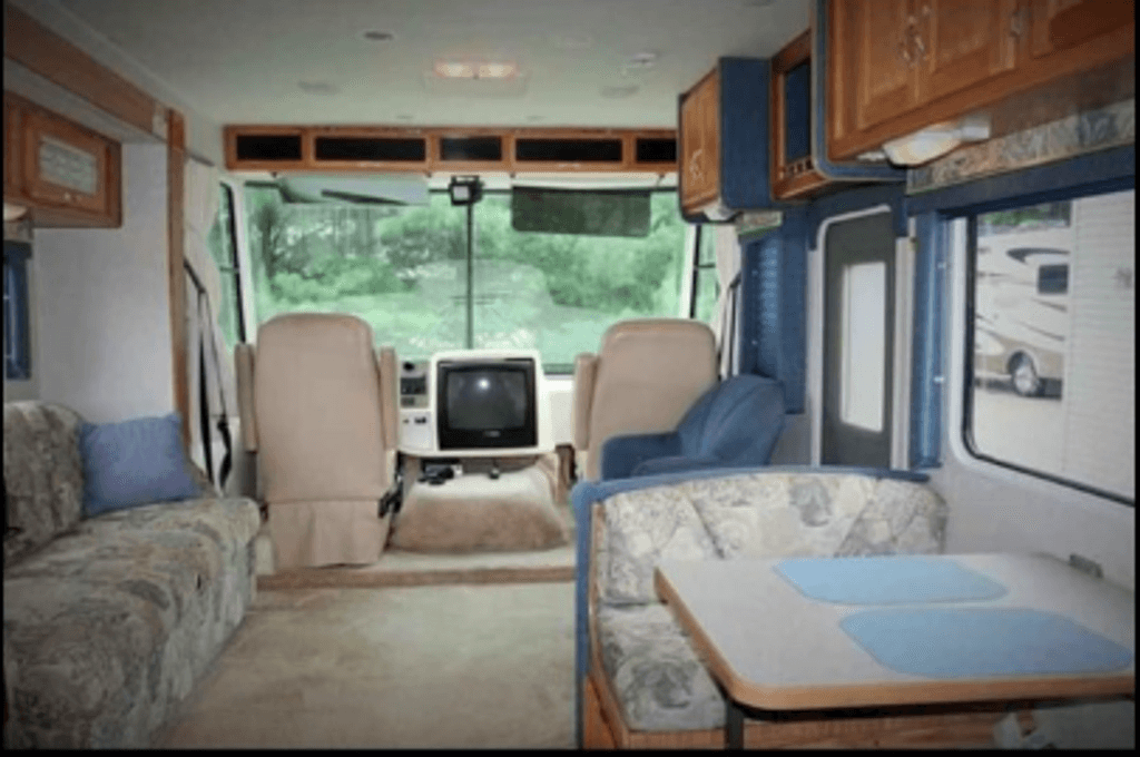 2001 Gulf Stream Ultra Supreme 8327 - National Vehicle