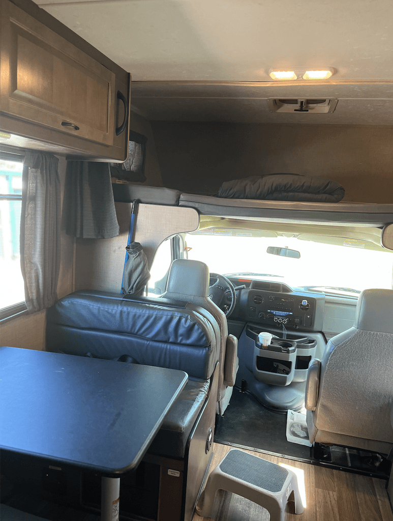2019 Thor Motor Coach Majestic 23A - National Vehicle