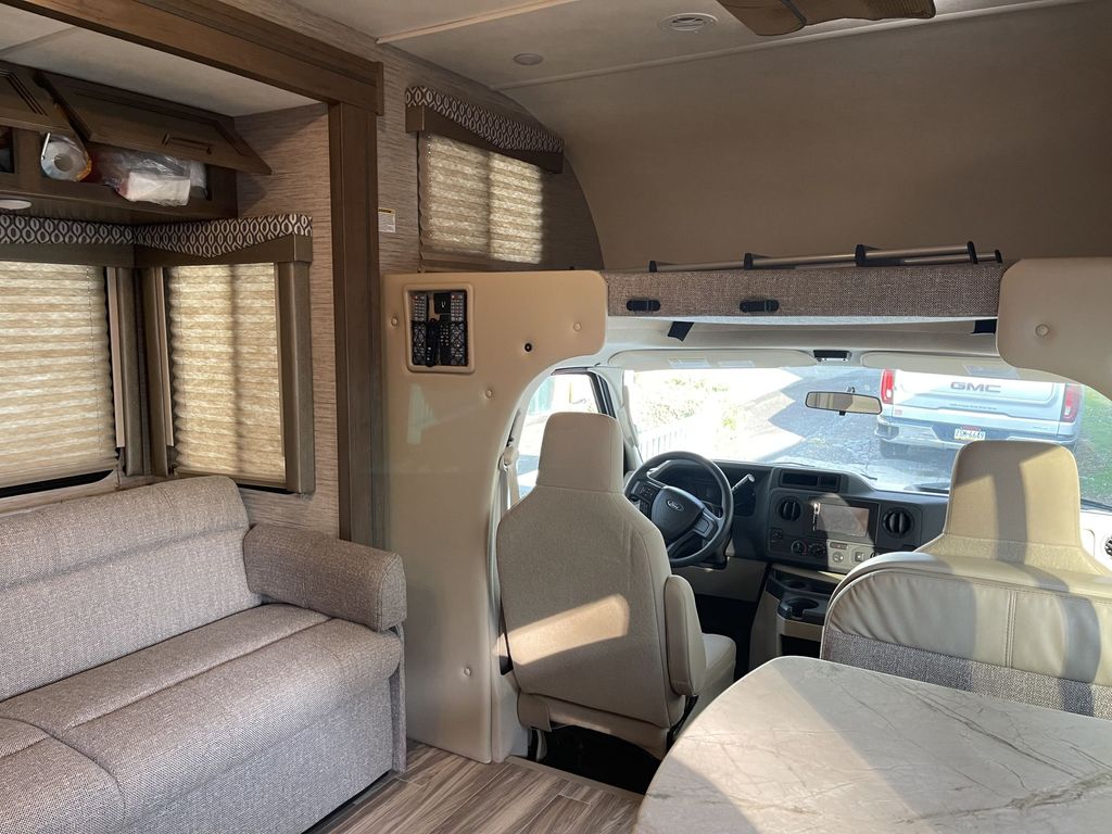 2021 Thor Motor Coach Freedom Elite 27FE - National Vehicle