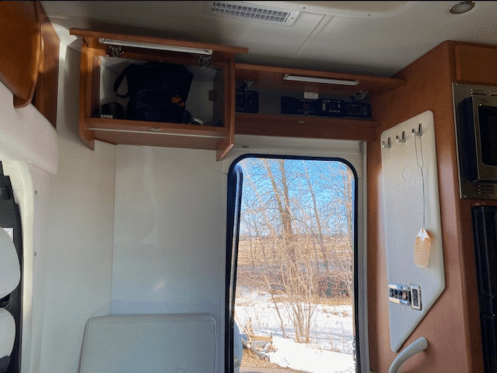 2020 Leisure Travel Van Unity U24TB - National Vehicle