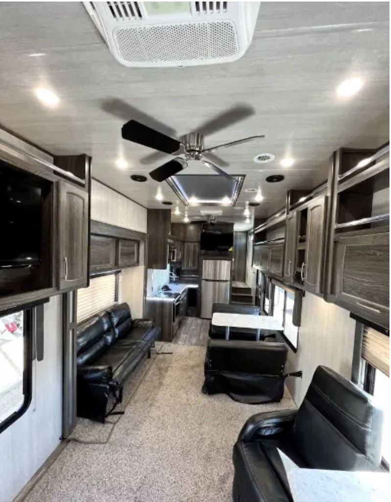 2021 Genesis Supreme Vortex 4025VXL - National Vehicle