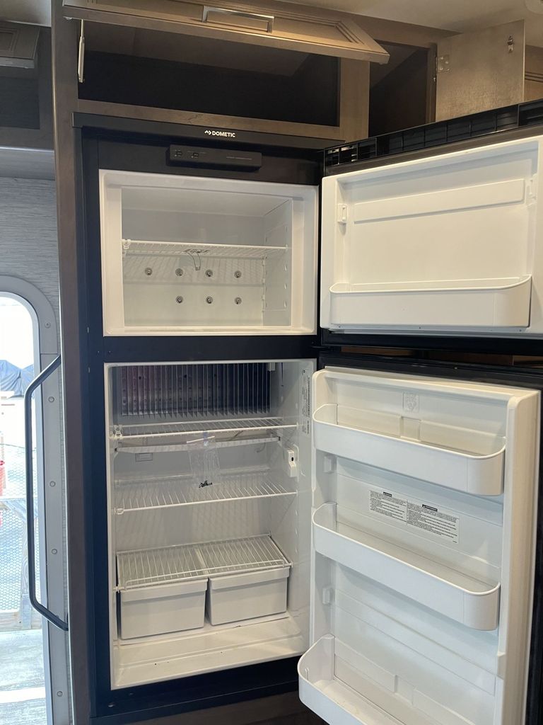 2021 Thor Motor Coach Freedom Elite 27FE - National Vehicle