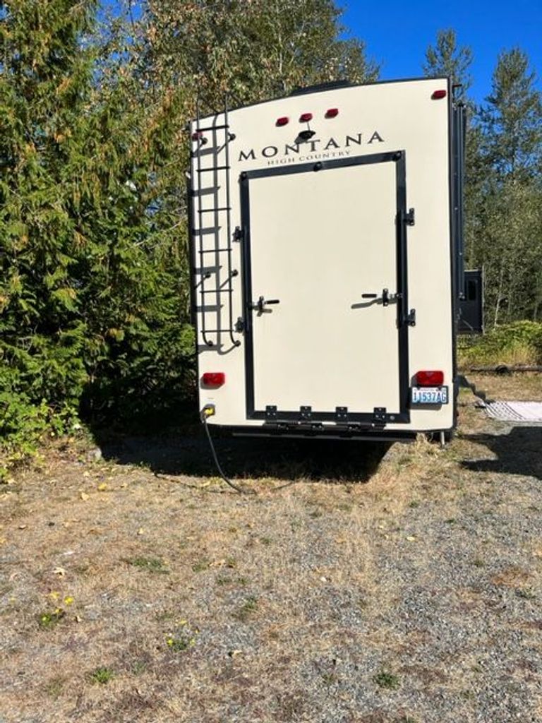 2017 Keystone Montana High Country 381TH - National Vehicle