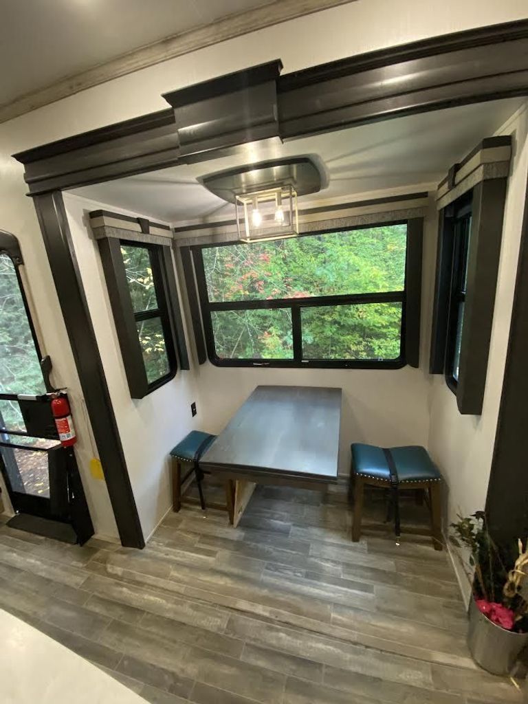 2021 Keystone Alpine 3700FL - National Vehicle