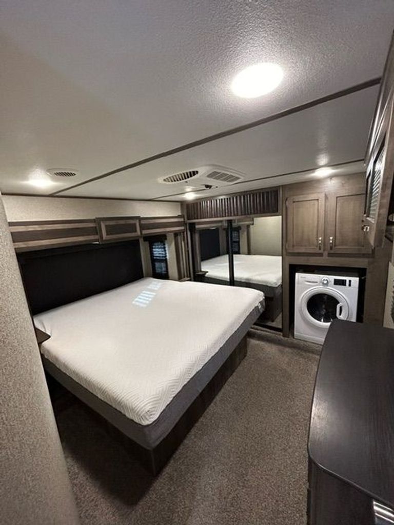 2020 Keystone Sprinter Limited 3531FWDEN - National Vehicle