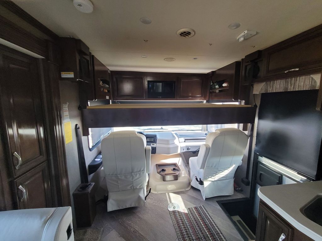 2020 Fleetwood Bounder 33C - National Vehicle