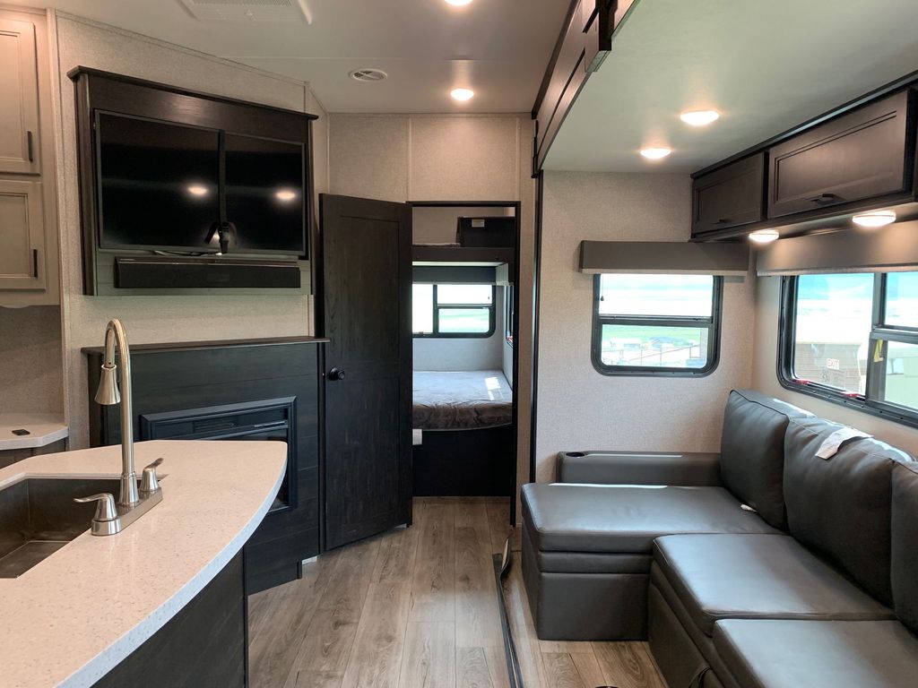 2021 Highland Ridge Mesa Ridge XLT 364BHS - National Vehicle