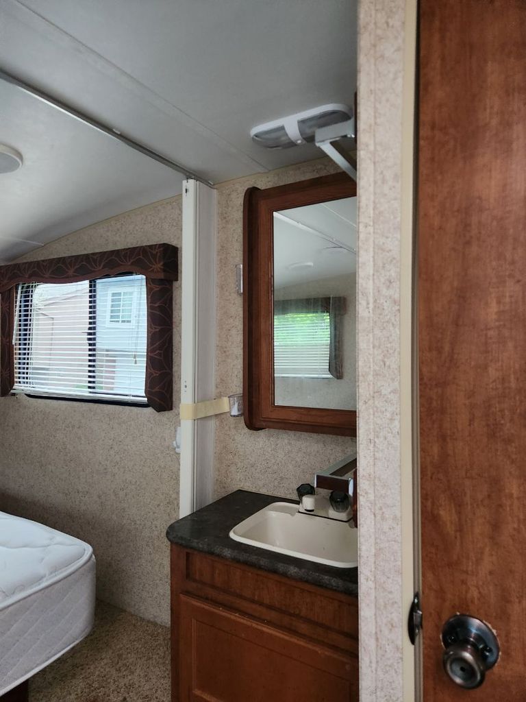 2013 Skyline Nomad Joey Select 286 - National Vehicle