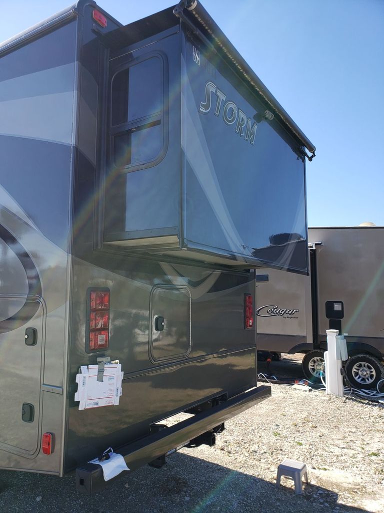 2014 Fleetwood Storm 28F - National Vehicle