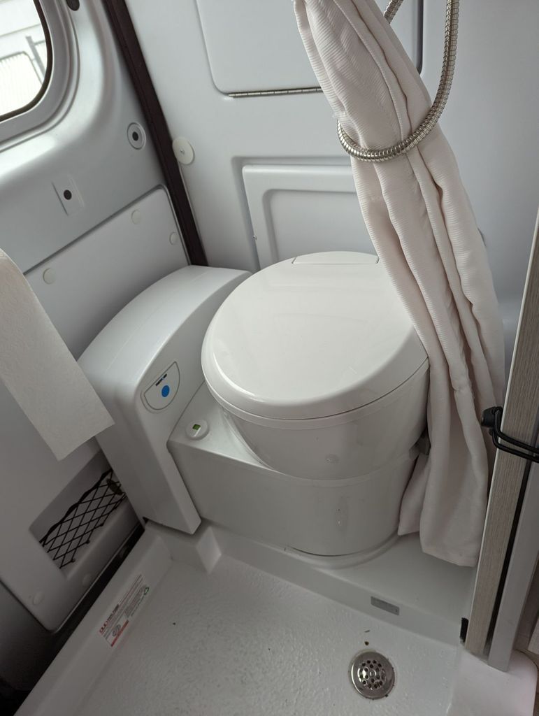 2022 Thor Motor Coach Rize 18M - National Vehicle