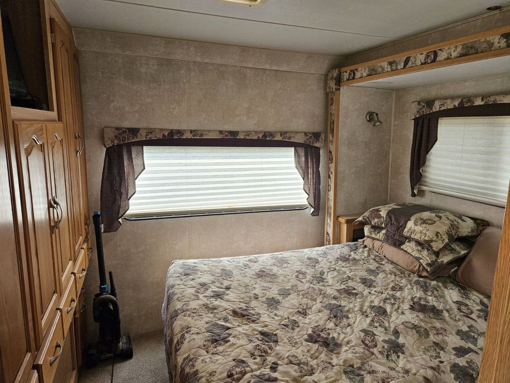 2006 Forest River Sunseeker 2860DS - National Vehicle