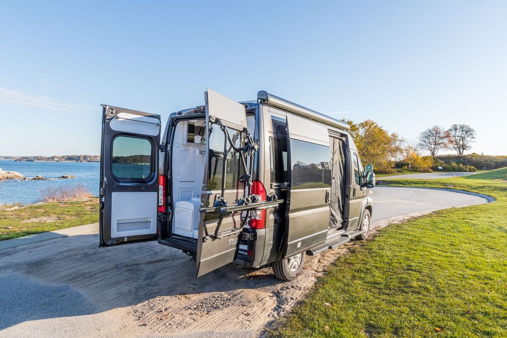 2022 Thor Motor Coach Rize 18M - National Vehicle