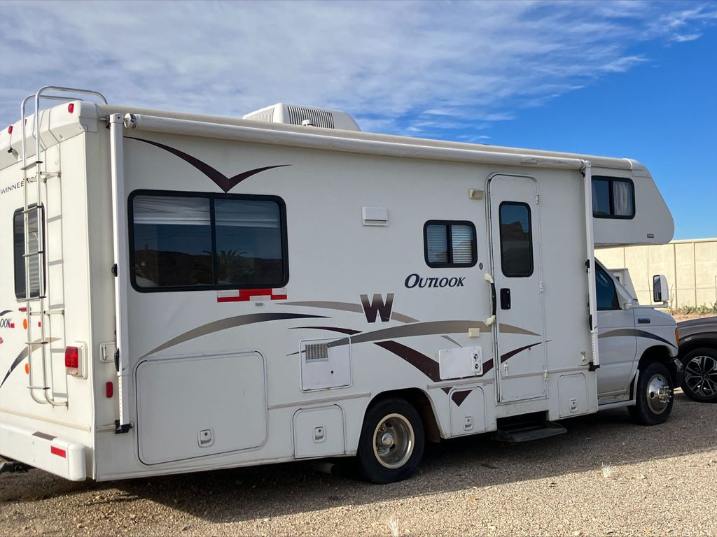 2006 Winnebago Outlook 24V - National Vehicle