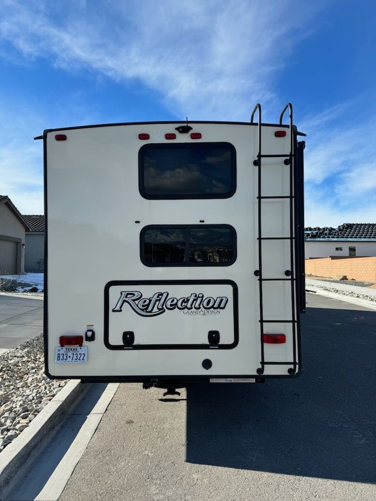 2019 Grand Design Reflection 28BH - National Vehicle