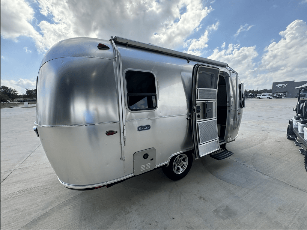 2021 Airstream Bambi 19CB - National Vehicle