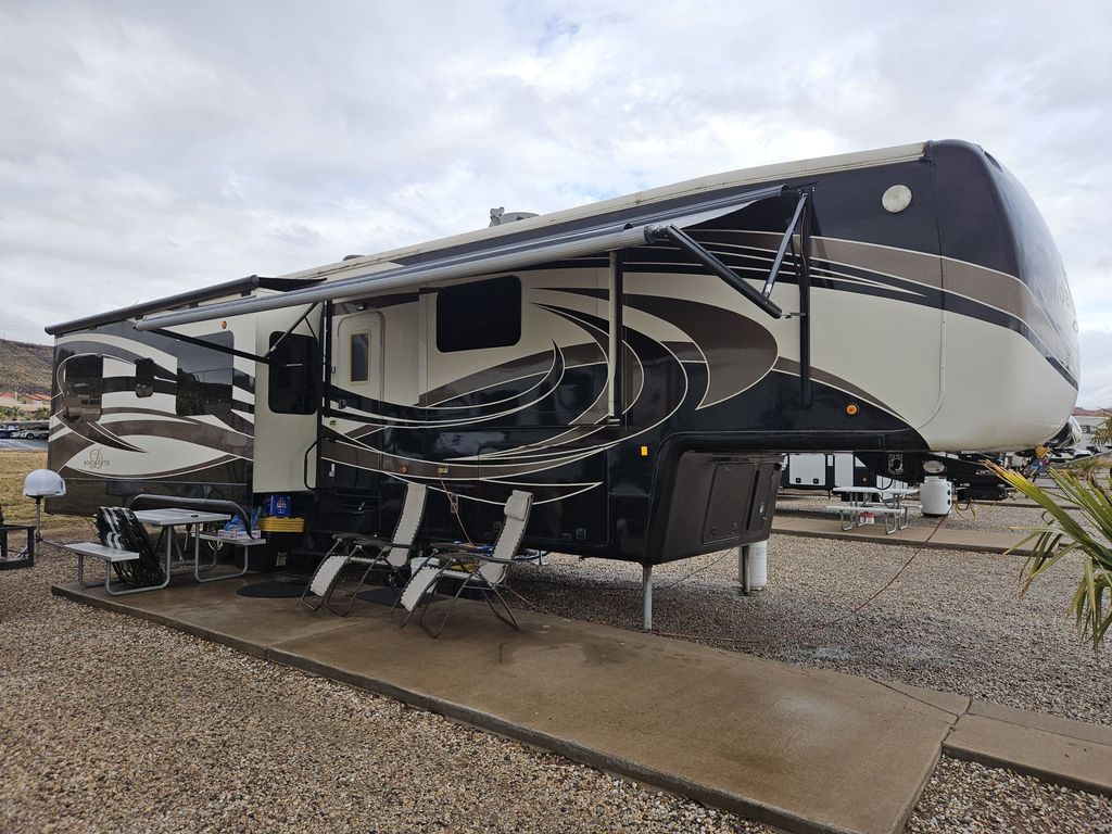 2015 DRV Mobile Suites 44 Houston - National Vehicle