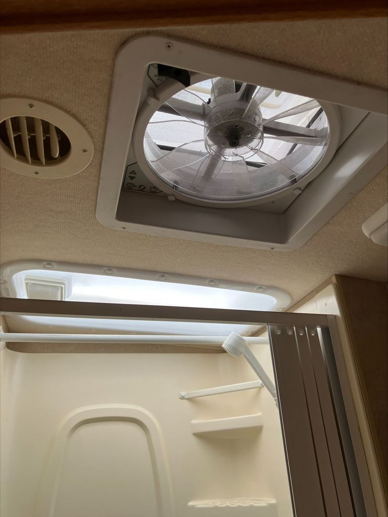 2006 Winnebago Outlook 24V - National Vehicle