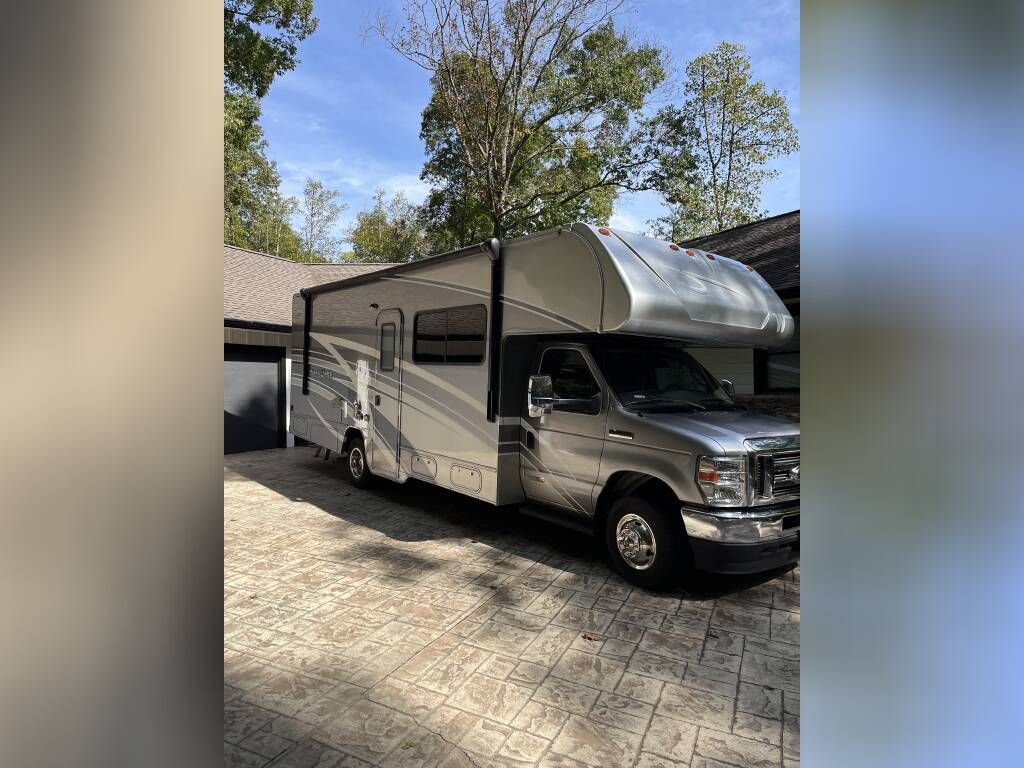 2022 Winnebago Minnie Winnie 26T - National Vehicle