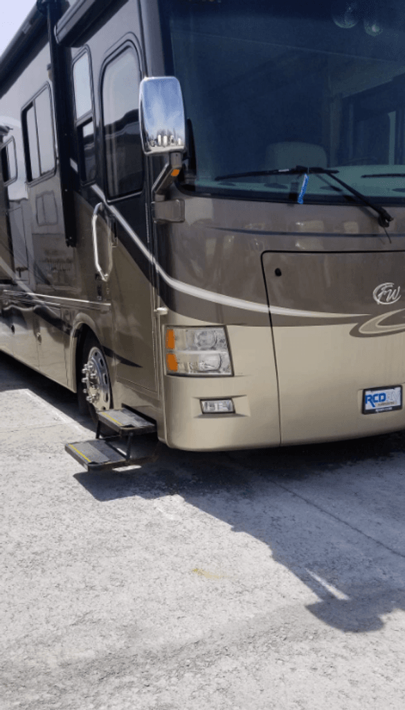 2010 Four Winds Montecito 38D - National Vehicle