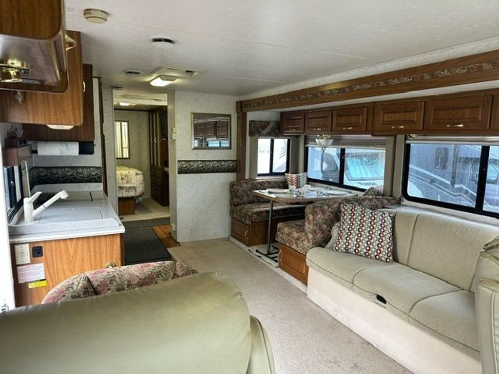 2002 Four Winds Infinity 32R - National Vehicle