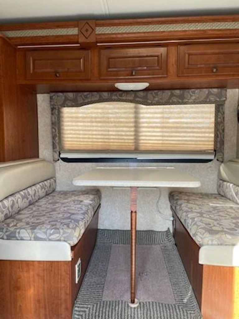 2010 Four Winds Freedom Elite 26E - National Vehicle