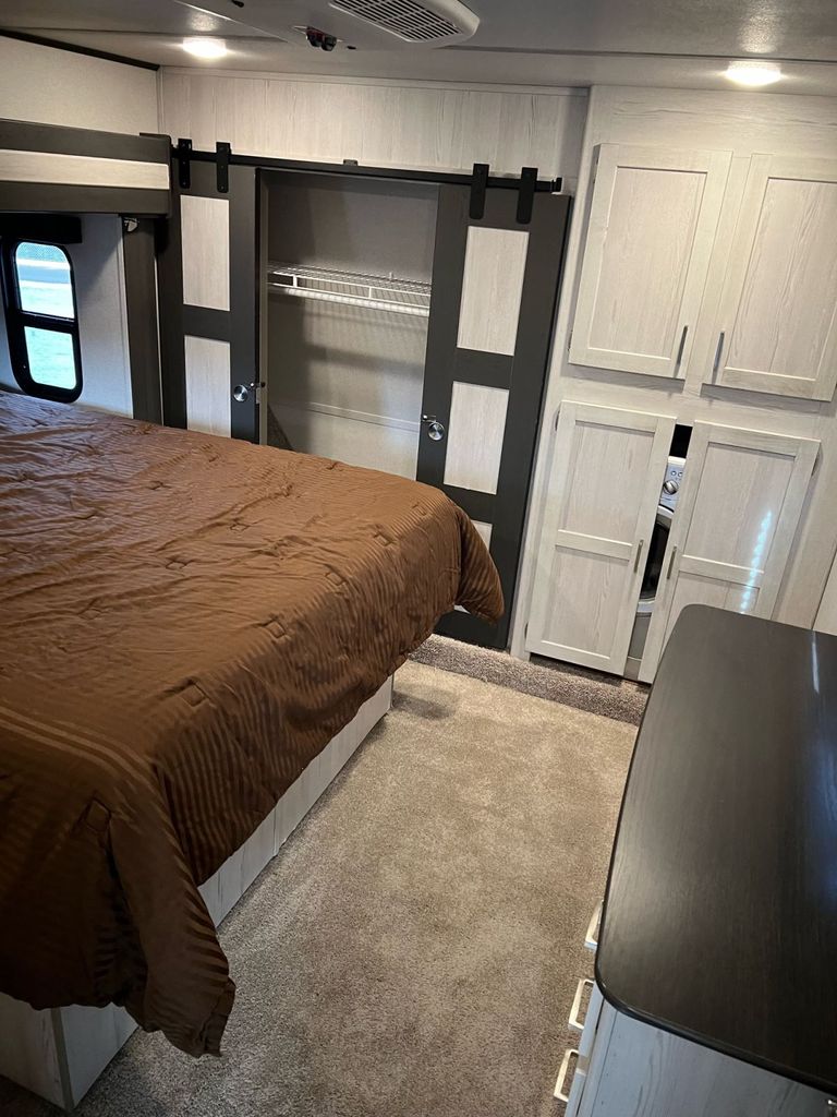 2021 Keystone Sprinter Limited 3570LFT - National Vehicle