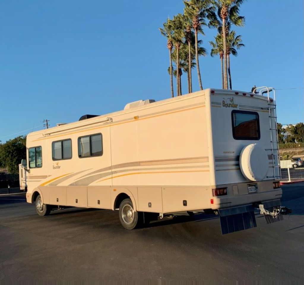 2002 Fleetwood Bounder 31W - National Vehicle