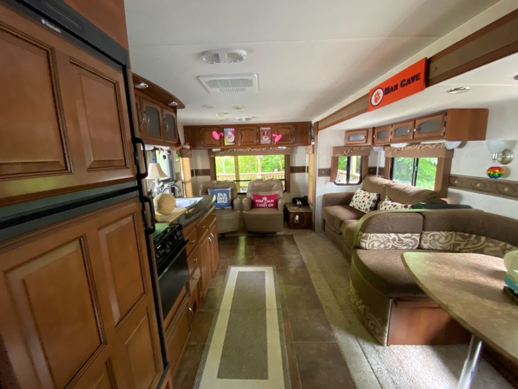 2012 Coachmen Freedom Express 281RLDS - National Vehicle