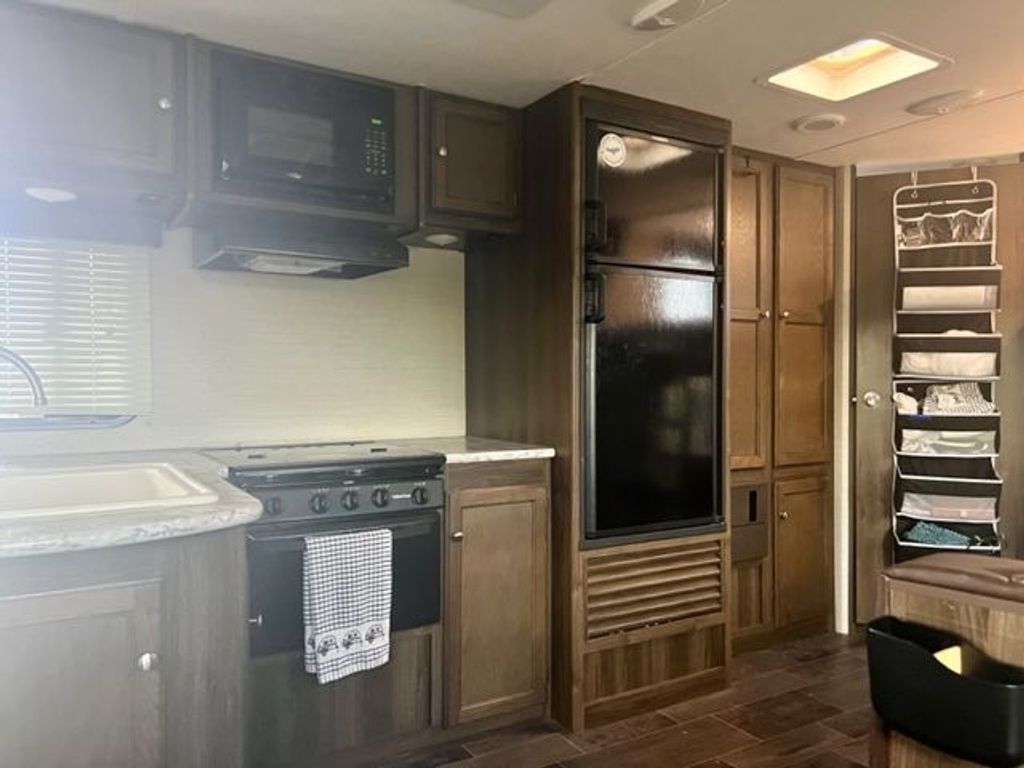 2018 Keystone Bullet Ultra Lite 272BHS - National Vehicle