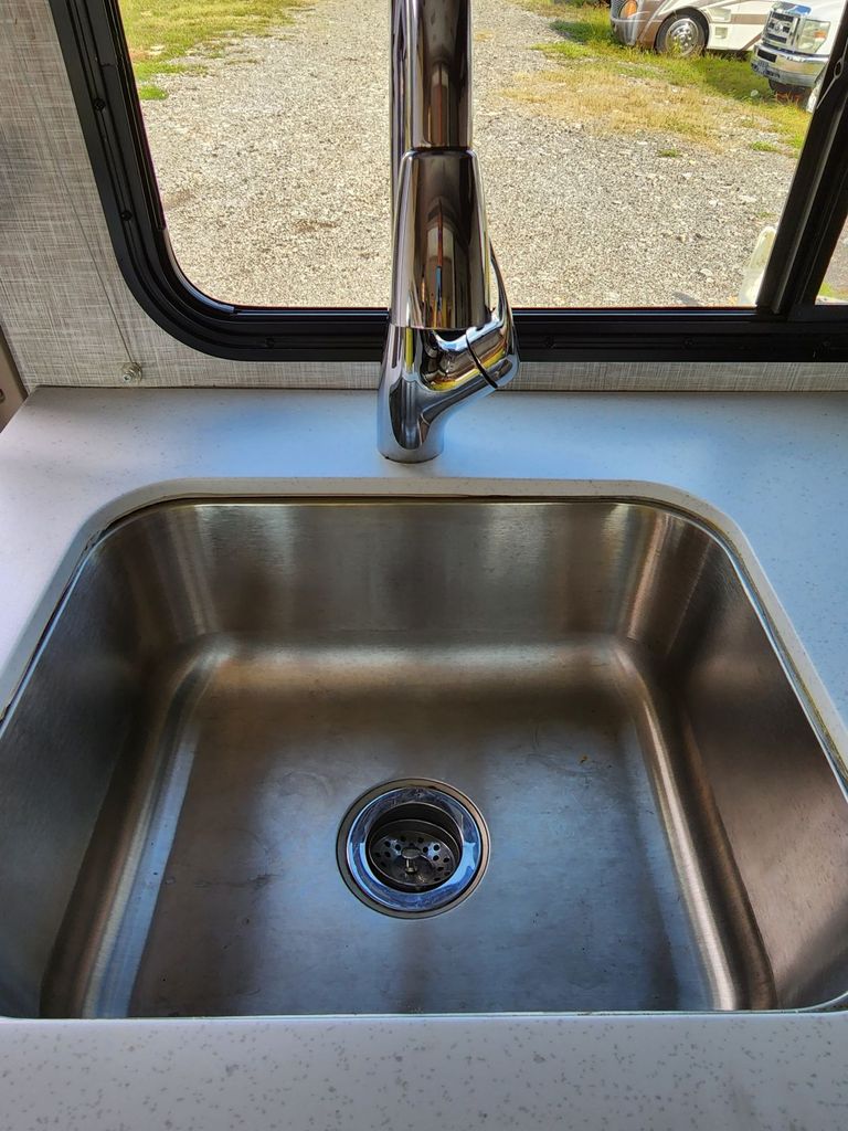 2022 Thor Motor Coach Quantum LC25 - National Vehicle