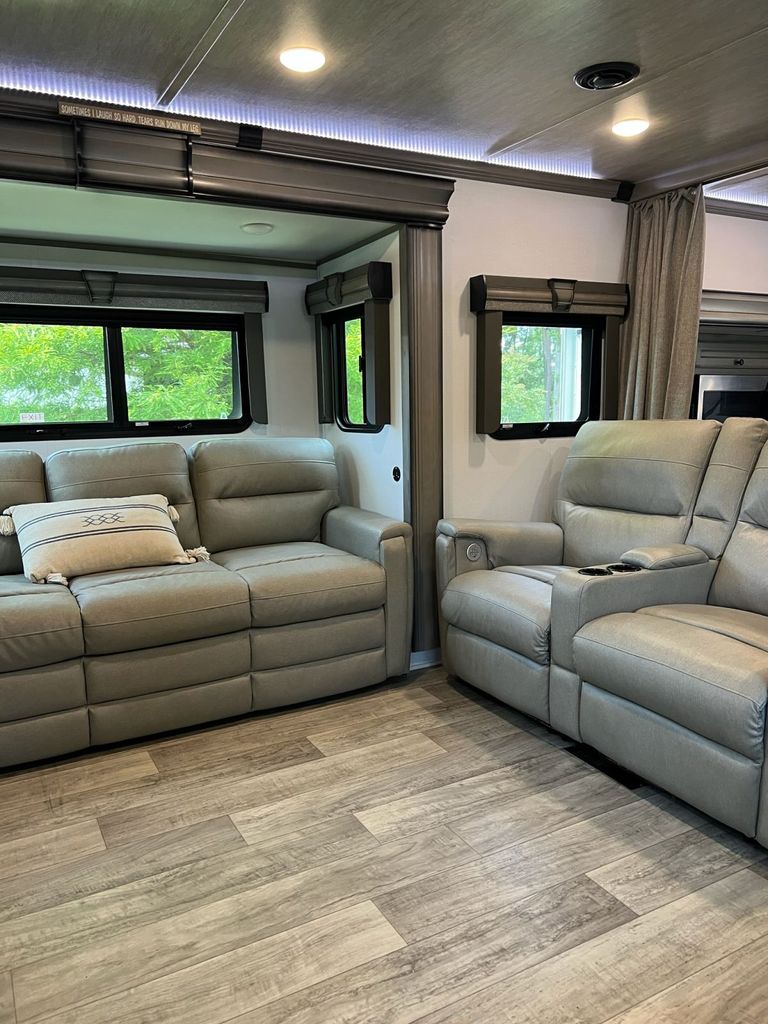 2022 Keystone Montana Legacy Edition 3791RD - National Vehicle