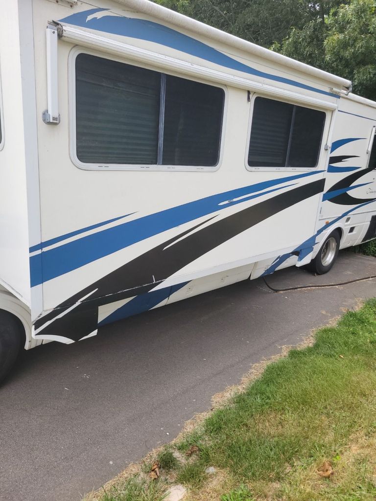 2001 National RV Tradewinds 7390LTC - National Vehicle