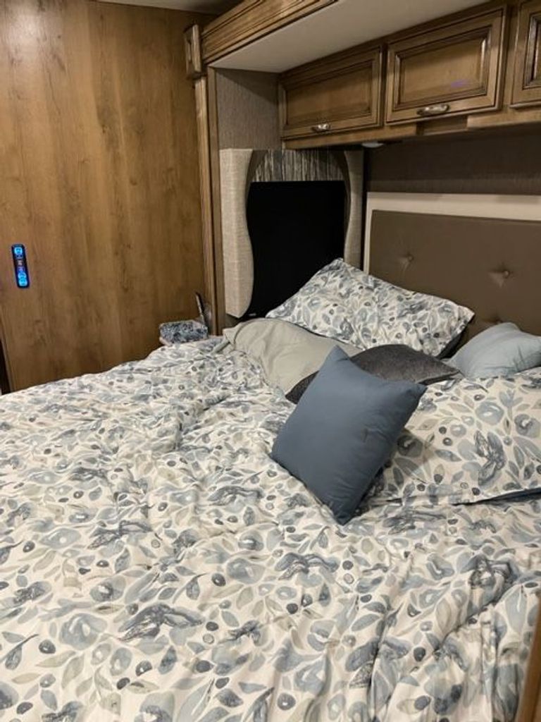 2020 Fleetwood Bounder 35K - National Vehicle